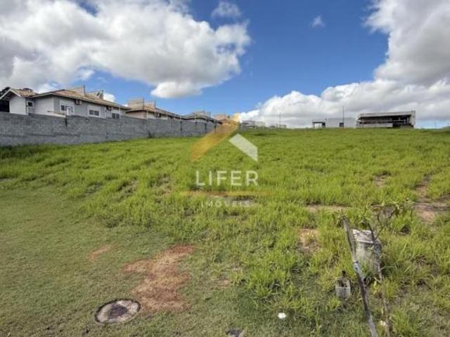 Terreno de alto padrão à venda no Condomínio Villa dos Pinheiros, em Indaiatuba