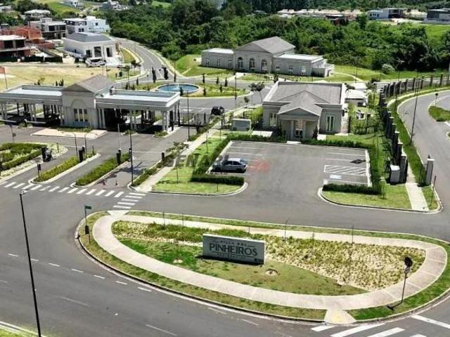 Terreno de alto padrão à venda no condomínio Villa dos Pinheiros, Indaiatuba, SP