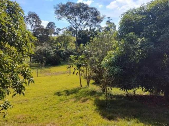 Terreno de chácara à venda no Condominio Portal dos Eucaliptos com 1000 m²