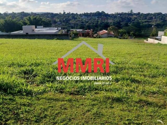 Terreno de Condomínio à Venda no Village Araçoiaba, 800m²: ACEITA PERMUTA POR TERRENO