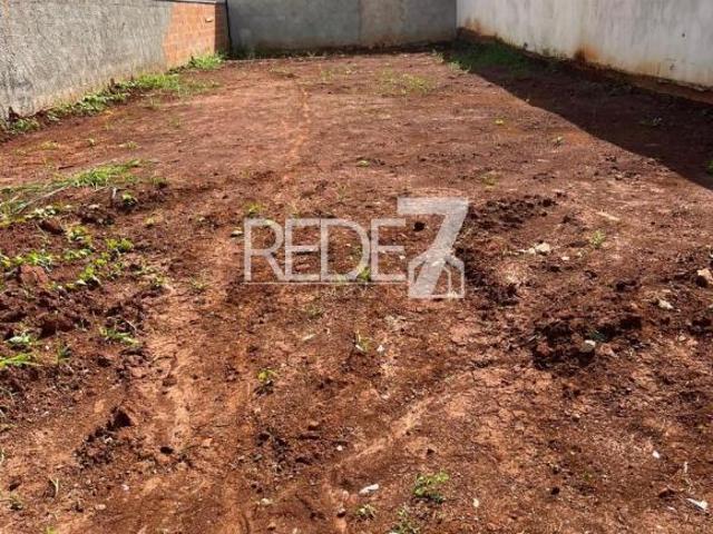 Terreno de condomínio em Paulínia SP, terra planagem feita, sabesp e cpfl instaladas, 200m² de área