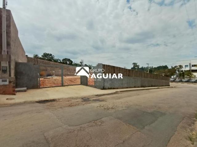 Terreno de esquina 1.000 m² pronto para construir em localização nobre de Valinh