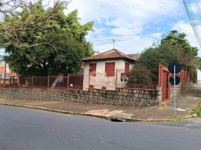 TERRENO DE ESQUINA, 312m², PODENDO CONSTRUIR 3 ANDARES, NO ITU SABARÁ, EM PORTO ALEGRE