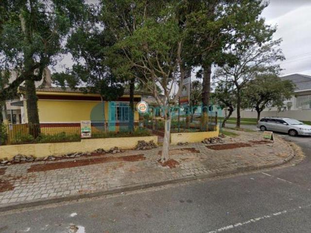 Terreno de esquina, 533m², estuda parcelamento