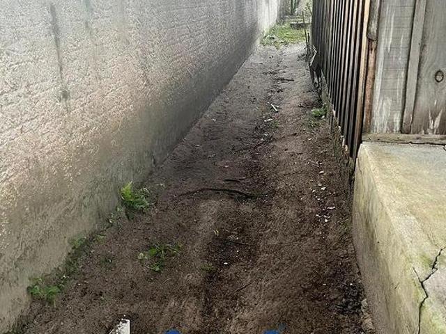 Terreno de esquina com piscina Baln. Sta Terezinha