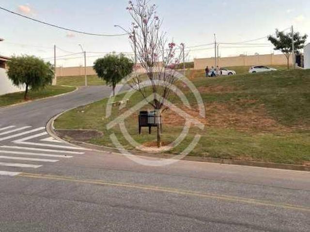 Terreno de Esquina com Vista para a Mata no Condomínio Portal San Giovanni Ita