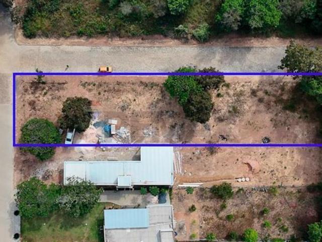 Terreno de Esquina com Vista para o Lago: Imperdível!