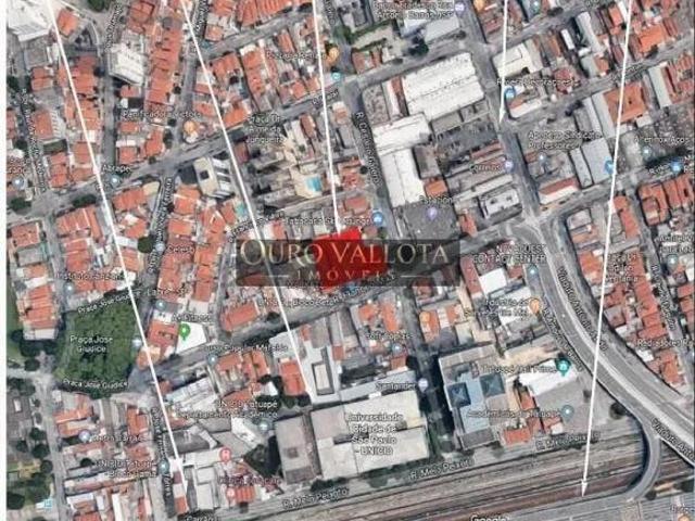 Terreno de Esquina com 1.900m²
