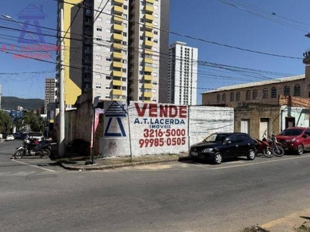Terreno de esquina com 259 m² Centro