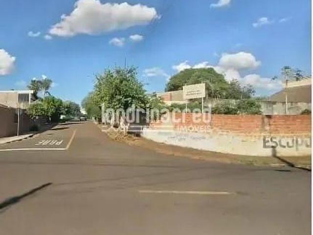 Terreno de Esquina com 350m² na Zona Leste de Londrina Comercial e Residencial, Próximo à Av. Dez d