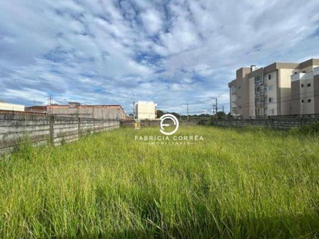 Terreno de esquina com 357 m² em bairro em plena valorização em Taubaté