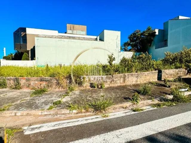 Terreno de Esquina com 380 metros