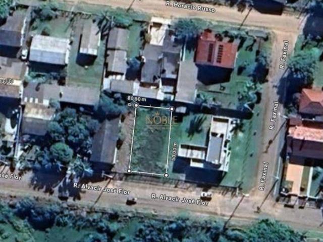 Terreno de esquina com 450m²