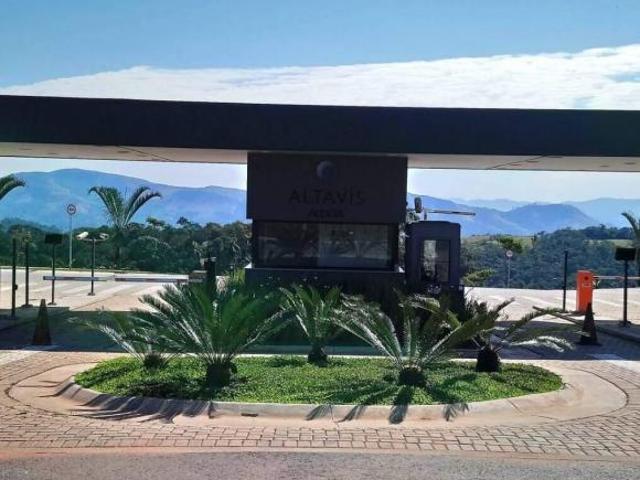 TERRENO DE ESQUINA COM 540 M² COND. ALTAVIS DA ALDEIA