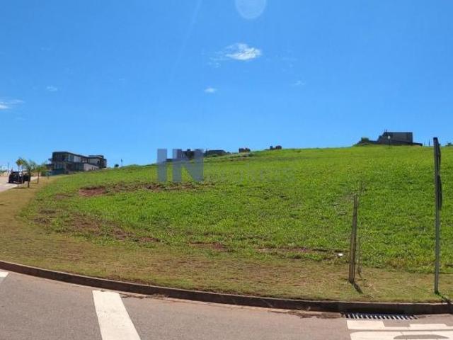 Terreno de esquina, com 903m² à venda no Condomínio Fazenda Serra Azul II, em Itupeva SP!