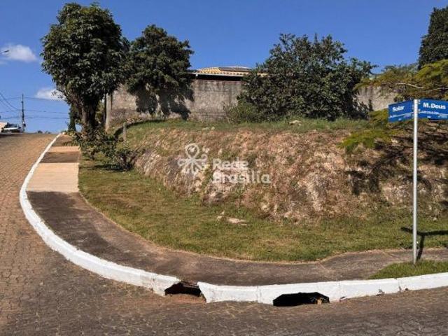TERRENO DE ESQUINA CONDOMÍNIO MORA DE DEUS JARDIM BOTÂNICO