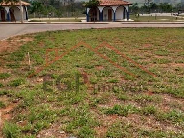 TERRENO DE ESQUINA CONDOMÍNIO RESIDENCIAL JARDIM, com 275m², Ótima localização