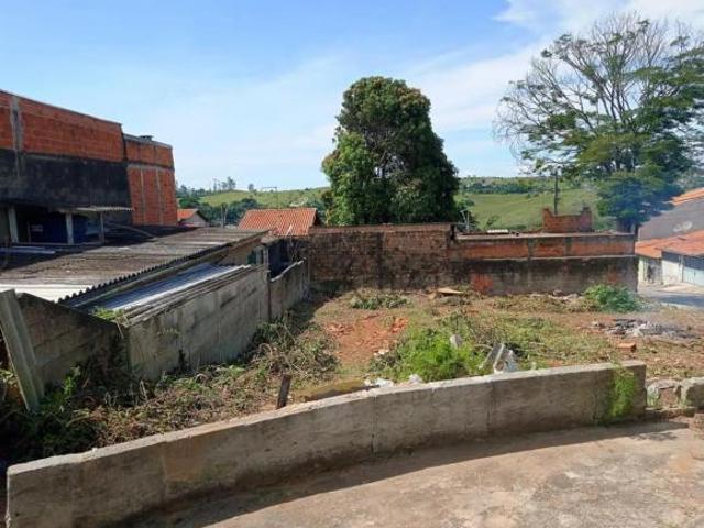 Terreno de Esquina Campos de São José 369 mts