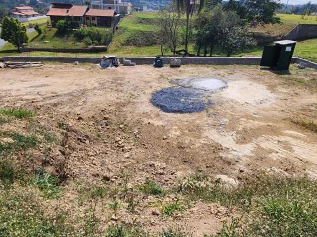 Terreno de esquina à venda, 761 m² por R$ 215.000,00 Condomínio Village Araçoi