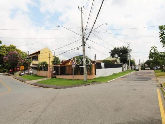 Terreno de Esquina à Venda com 810 m² Alto Fluxo