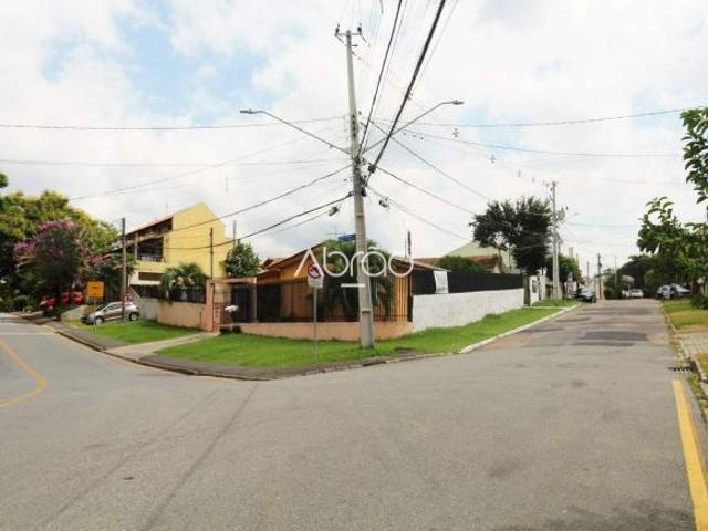 Terreno de Esquina à Venda com 810 m² Alto Fluxo