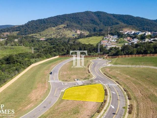 Terreno de esquina à venda no Alphaville Jundiaí II 741 m²