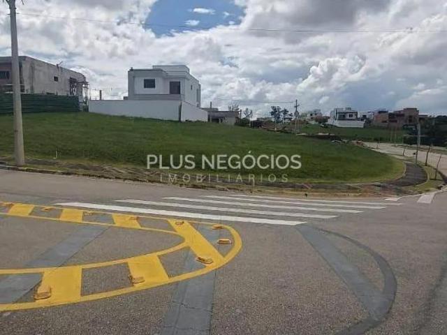 Terreno de Esquina à Venda no Condomínio Cyrella em Votorantim 520m² em Localização Privilegiada do