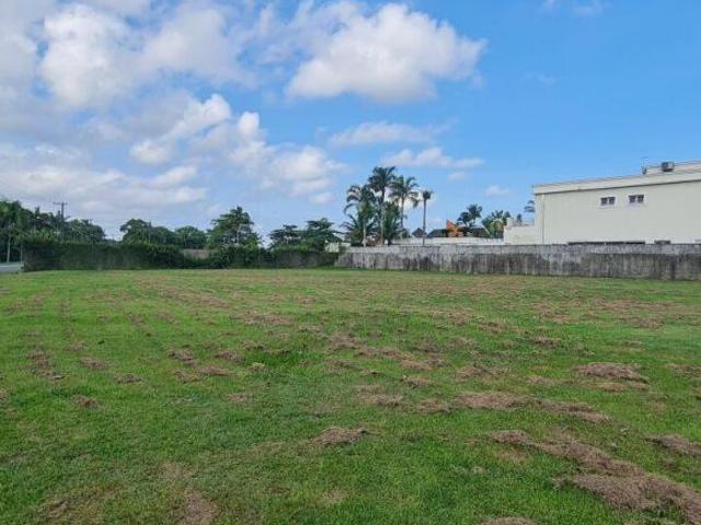 Terreno de esquina À VENDA no Condomínio Jardim Acapulco 1 Guarujá