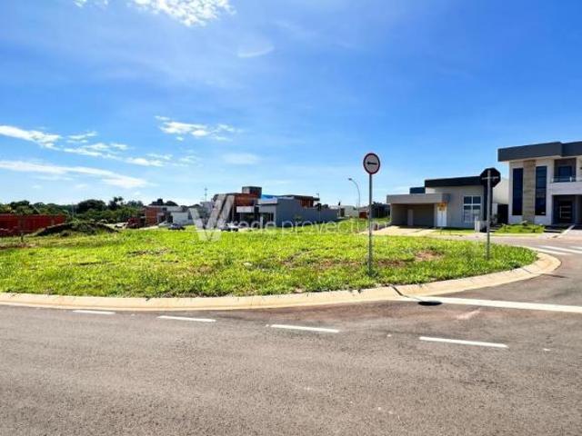 Terreno de esquina a venda no Condominio Royal Garden no Pq Brasil 500 em Paulin