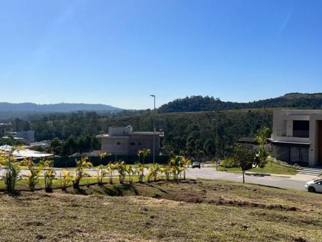 TERRENO DE ESQUINA A VENDA NO ITAHYÊ RESIDENCIAL SANTANA DE PARNAÍBA SP