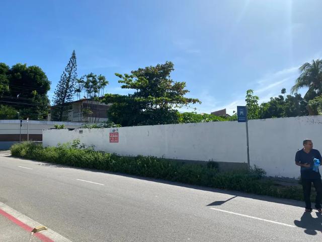 Terreno De Esquina à Venda no Luciano Cavalcante