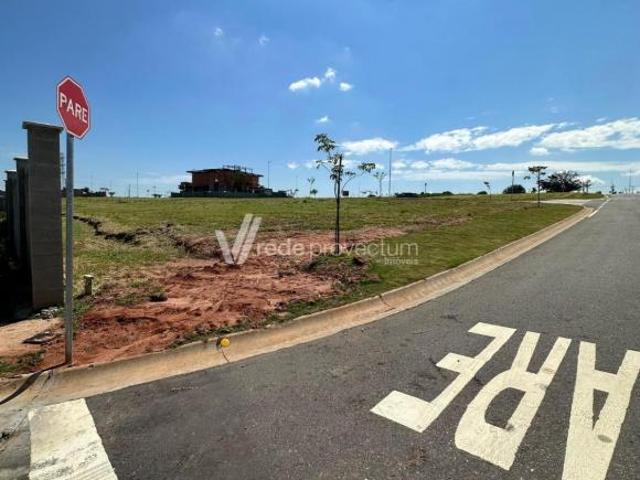 Terreno de esquina a venda no Serena Campinas
