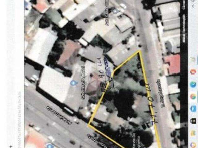 Terreno de esquina em ótimo ponto comercial