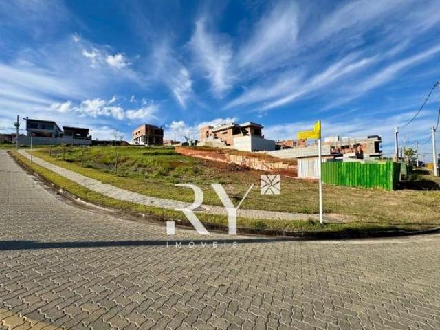 Terreno de Esquina Leve Aclive Condomínio Terras Alpha SJC Urbanova 424,74m²