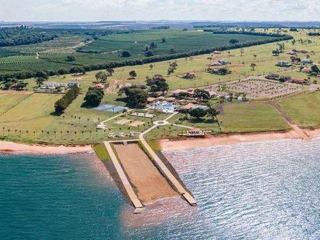Lote quitado e sem dívidas com 780 m2, frente e fundos para rua no Riviera de Santa Cristina I