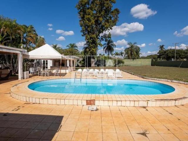 Terreno de Esquina no Lago Sul! Casa Térrea Vazado 2400m² SHIS Qi 11
