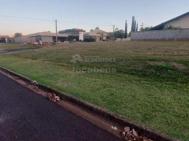 Terreno de Esquina no Parque Residencial Buona Vita 548,93m²