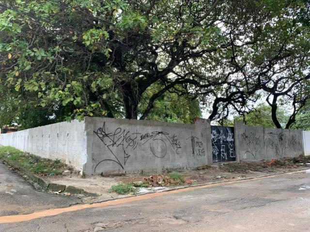 Terreno de esquina no passare proximo a arena castelao