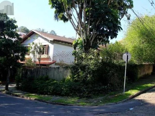 Terreno de Esquina na Vila Ipiranga junto a Praça 20 de maio
