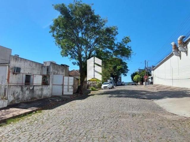 Terreno de esquina, situado na rua de trás do Supermercado Beltrame da Euclides