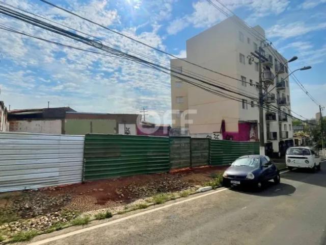 Terreno de esquina para construção de salão em avenida