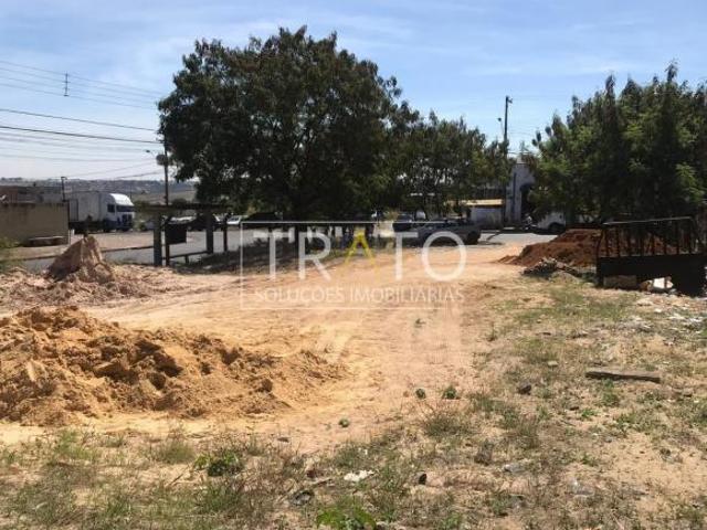Terreno de esquina plano à venda de 540 metros