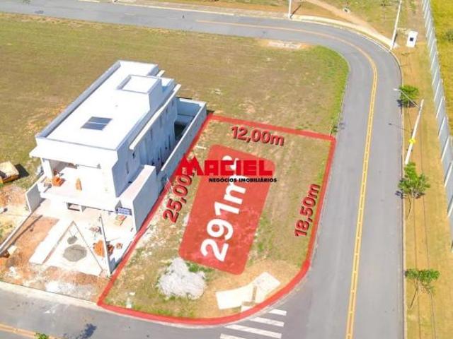 Terreno de Esquina Plano no Vereda do Campos com Localização Privilegiada e Estrutura de Lazer Incrí
