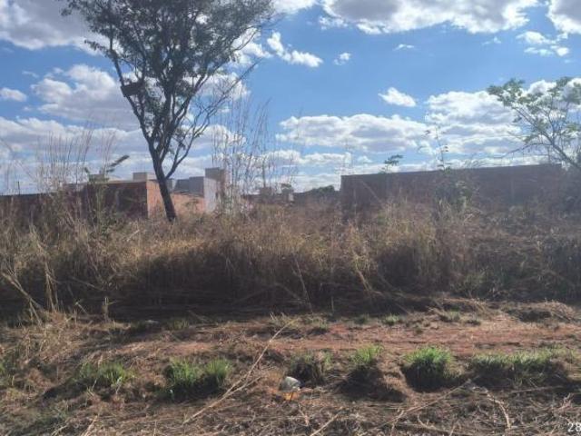 Terreno de frente para a GO