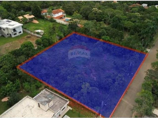 Terreno de 1500m2 quase inteiro plano Cond. Solar da Serra
