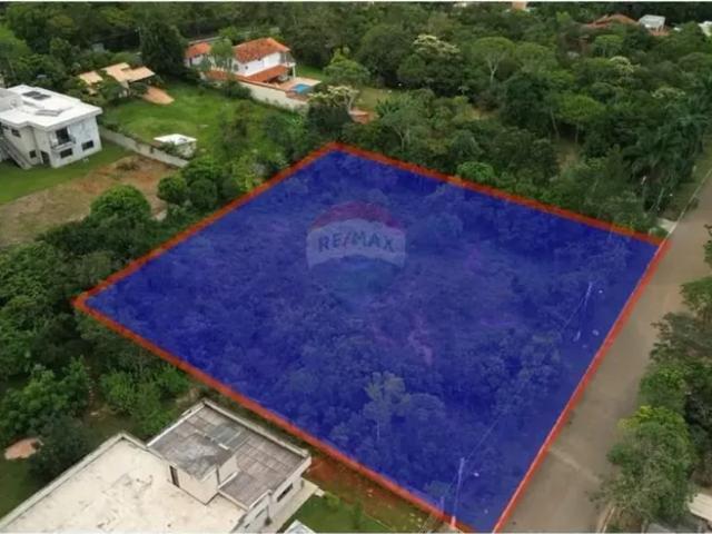 Terreno de 1500m2 quase inteiro plano Cond. Solar da Serra