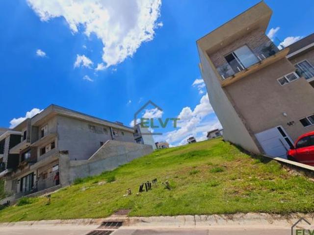 Terreno de 168m² no Condomínio The Square Village, Granja Viana