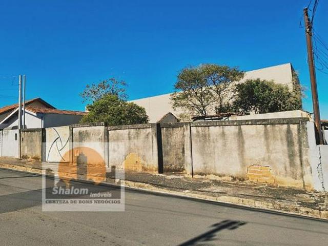 Terreno de 180m² na Vila Cordenonsi
