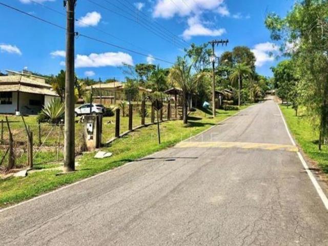 Terreno de 1890m2 no Condominio Solar das Palmeiras