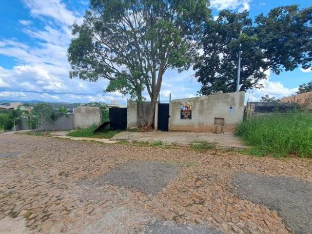 Terreno de 1000 m² à venda bairro Lundcea